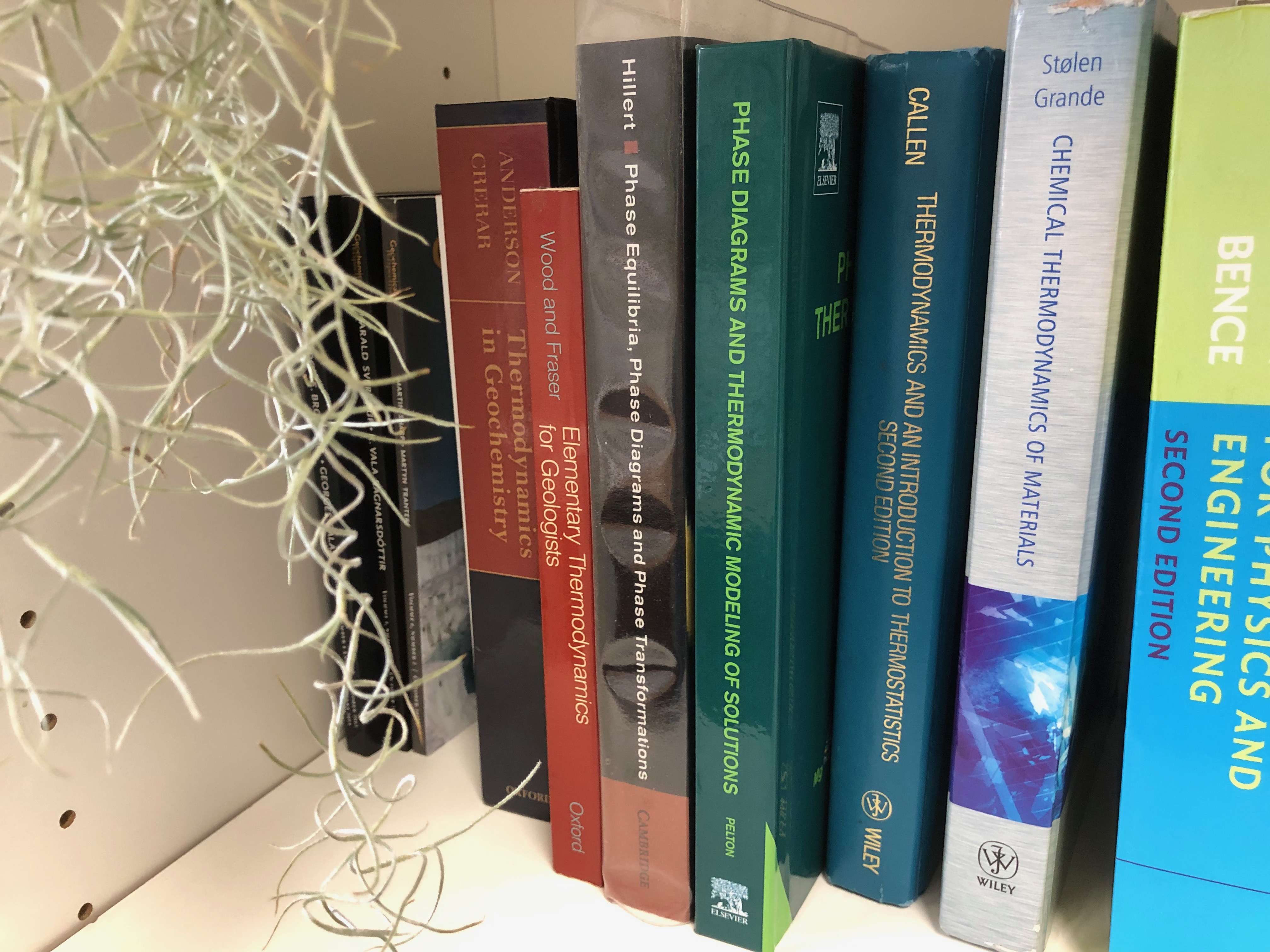 Phase equilibrium resource hub – The HPx-eos and THERMOCALC